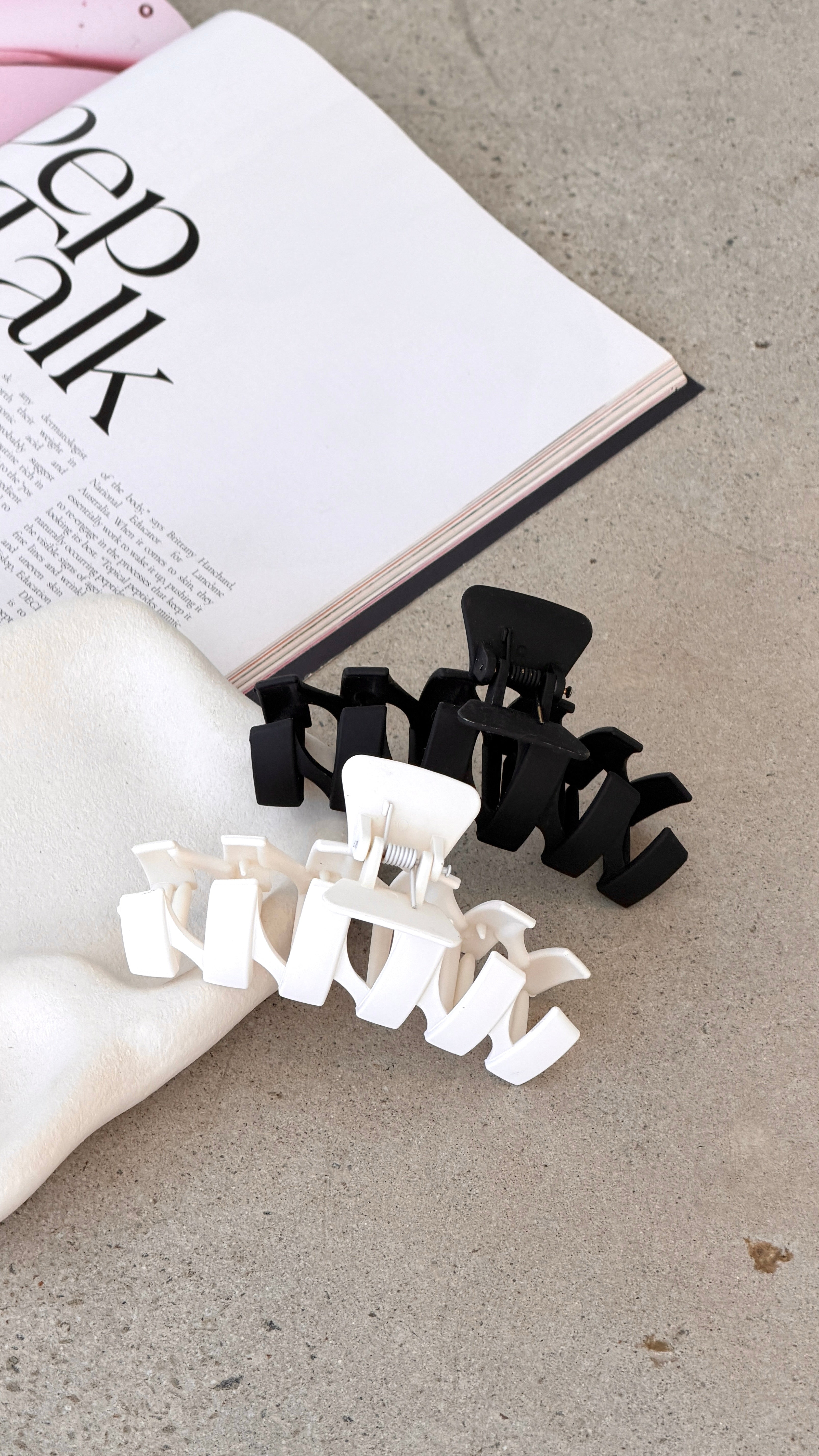 Lexi Hair Claw Set - Black / White - Buy Women's Hair Accessories - Billy J